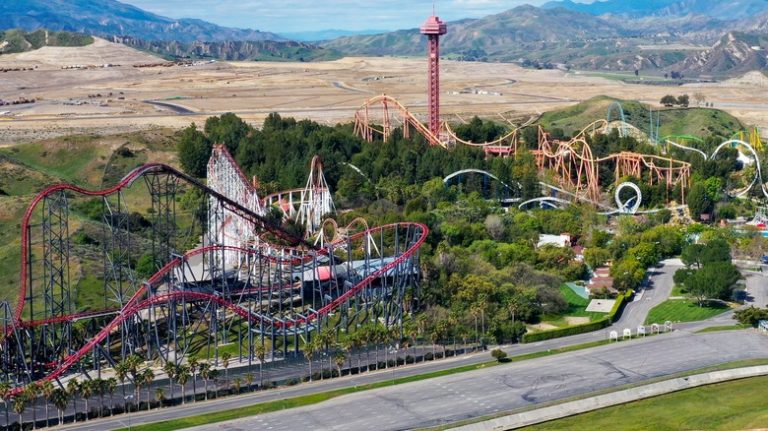 Experience the First 4D Rollercoaster at Six Flags Magic Mountain - AFS ...